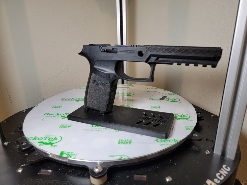 Free 3D file Fixed P320 Display Stand 🔫・3D printing model to download・Cults